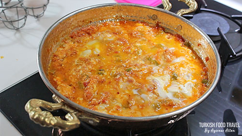How To Make Turkish Menemen - Turkish Food Travel