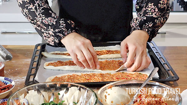 BEST TURKISH PIDE Recipe / Pizza - Turkish Food Travel